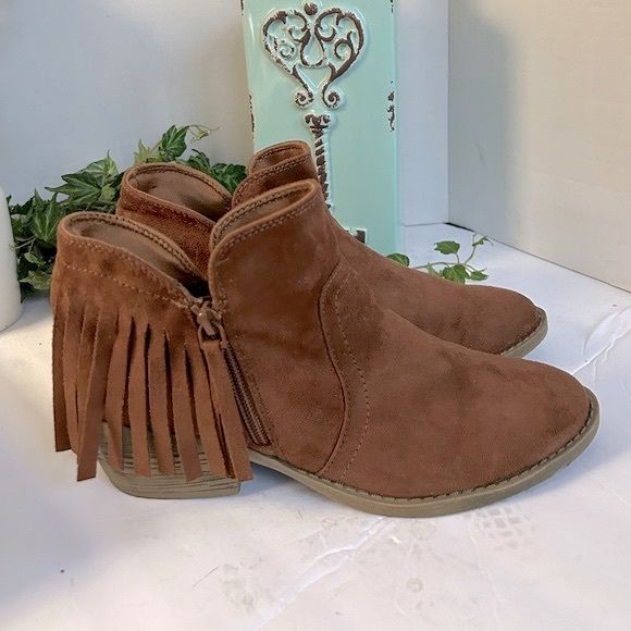 Seychelles | Shoes | Nwot Seychelles Saddle Vegan Cognac Fringed ...